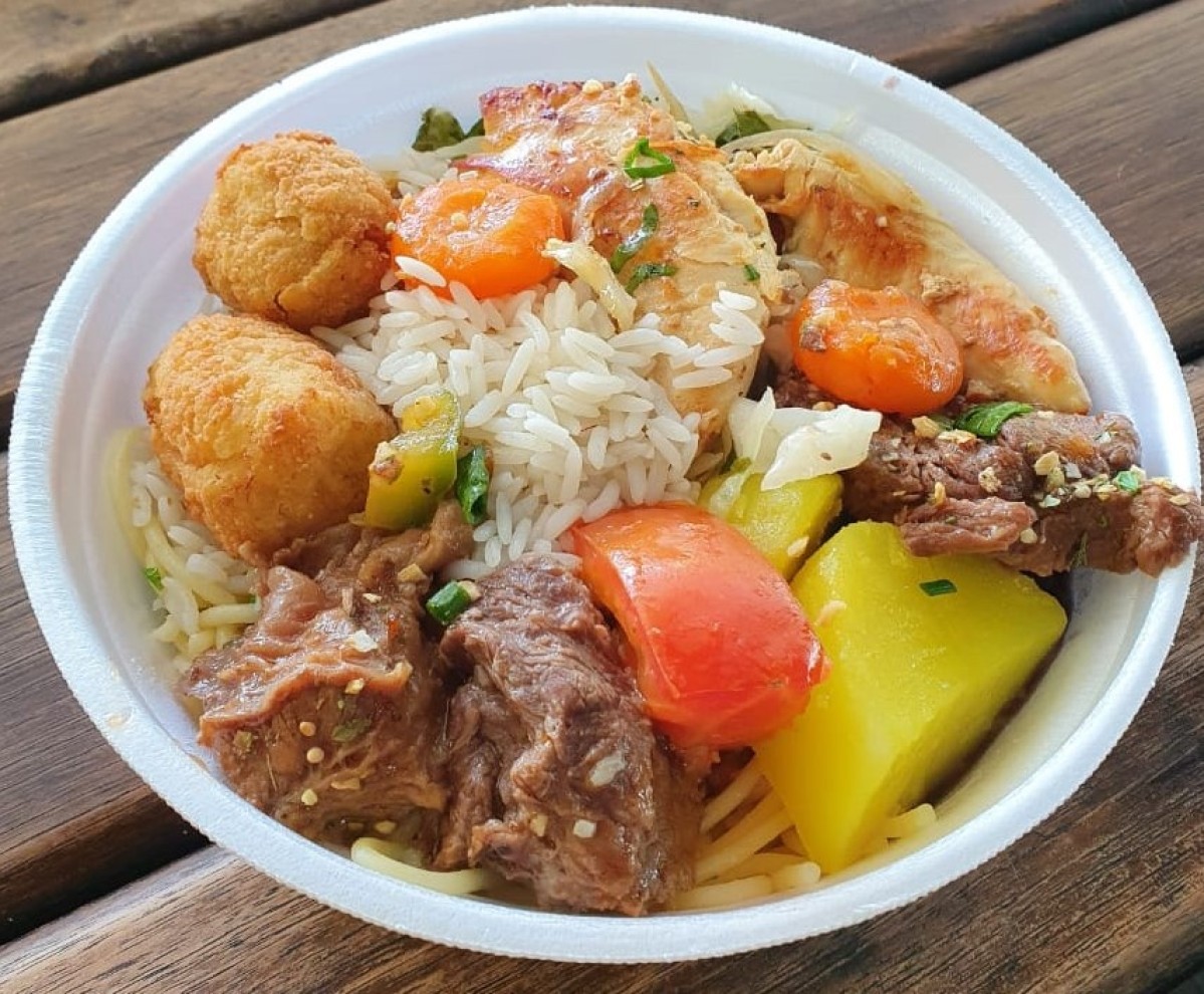 Marmitex - Marmitex P/2carnes Com Salada - Pedido Online Casa Portella ...